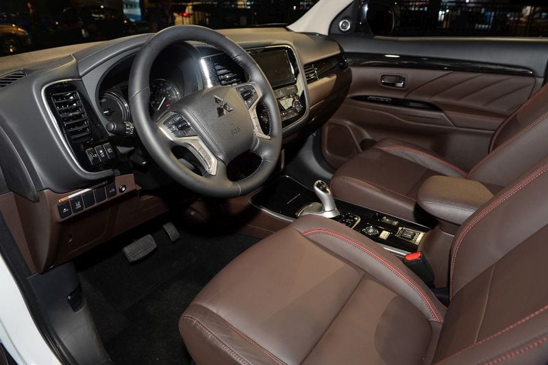 2017 Mitsubishi Outlander Review, Price, Specs, Release date, Interior