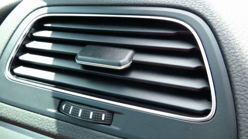 Replacing Vent Clip on Car Tips & How-To - carsoid.net