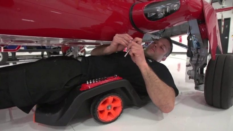 A Handyman's Guide to Choosing the Best Mechanic's Creeper - carsoid.net