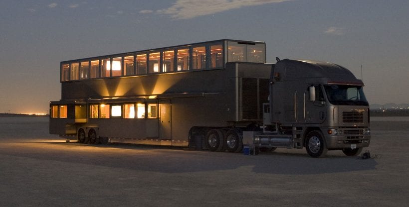 8 Hollywood Celebrities' Trailers - carsoid.net