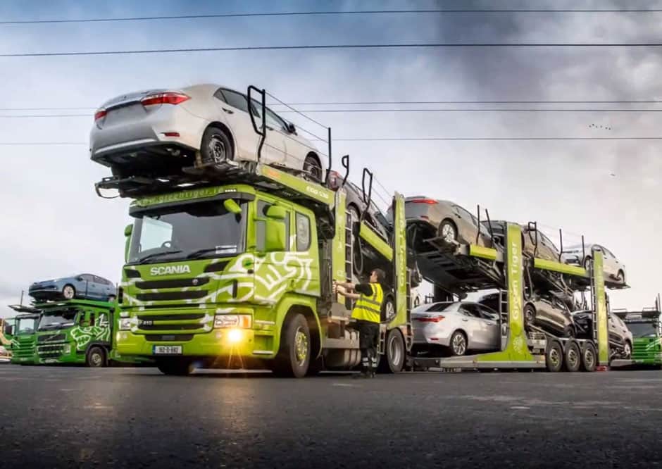 How to Find the Right Car Transporter for Your Luxury Car - carsoid.net