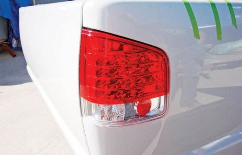 5 Tips for Choosing the Best Tail Lights for Your Truck - carsoid.net
