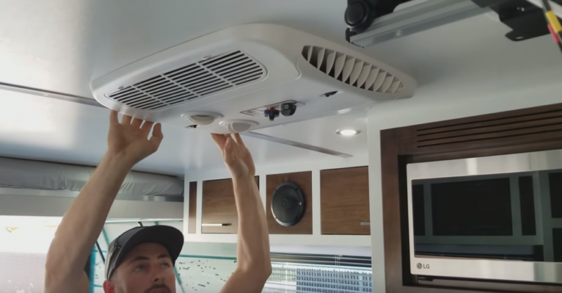 Top 14 Must-Have Features in a Gooseneck Enclosed Trailer - carsoid.net