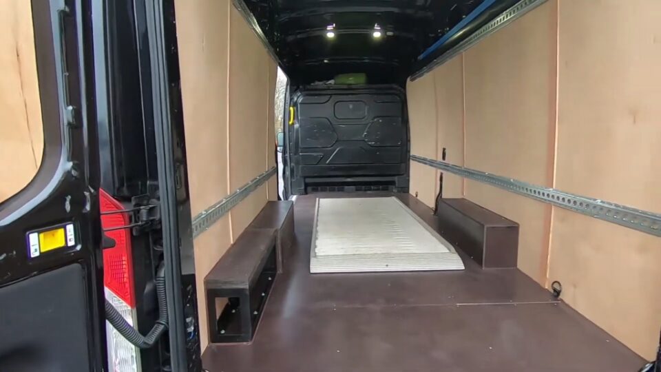 Tips on Securely Loading Your Van - carsoid.net