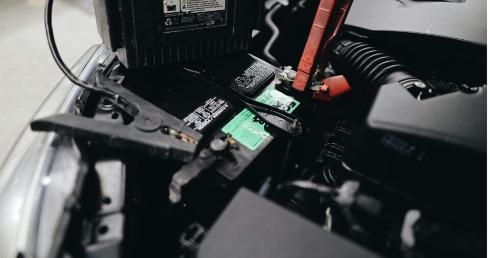 What Makes a Car Battery Reliable in Extreme Heat and Cold - carsoid.net
